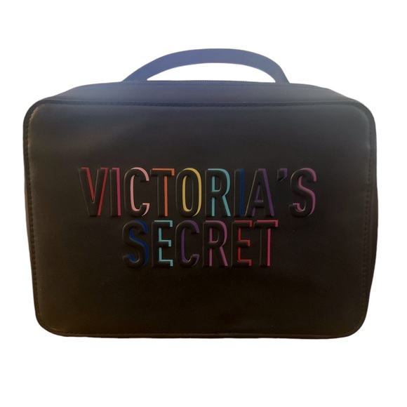 Victoria's Secret | Bags | Nwt Victorias Secret 4 Piece Travel Case ...